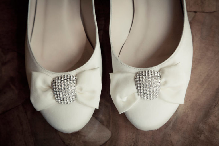 {Real Wedding} Greer Campbell & Lachlan Chrystal - Modern Wedding