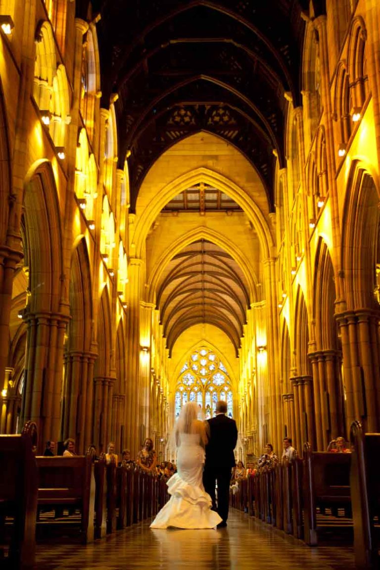 {Real Wedding} Greer Campbell & Lachlan Chrystal - Modern Wedding