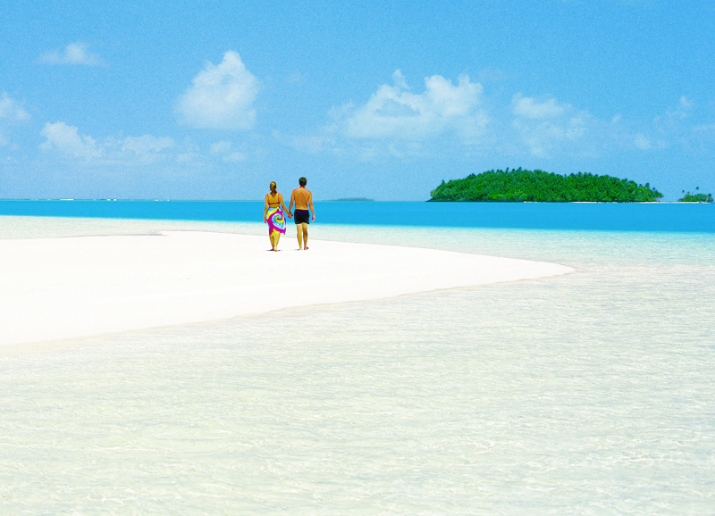 Cook Islands Honeymoon - Modern Wedding