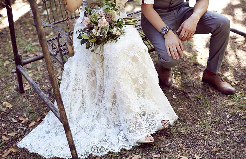 Jan & Ban in the Prettiest of Garden Weddings