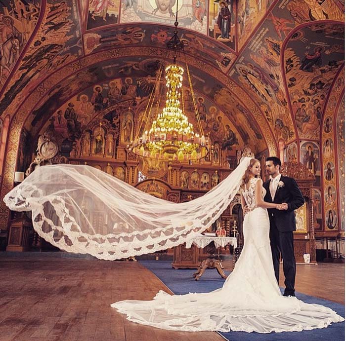 Twenty-Three Veils That Will Make Your Jaw Drop - Modern Wedding