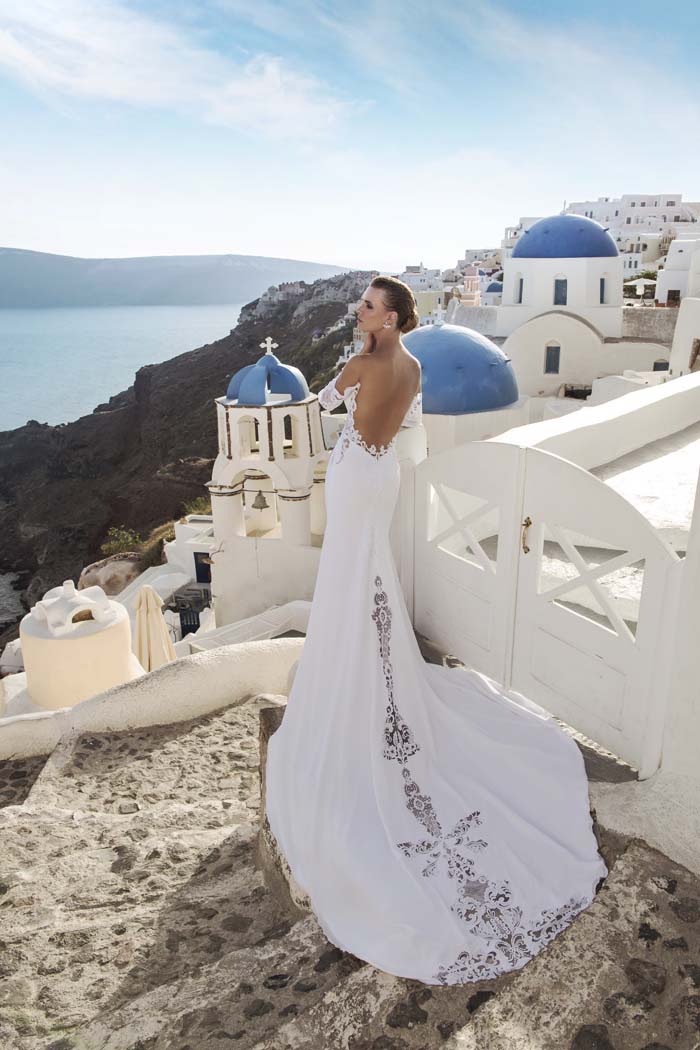Your Guide To Destination Wedding Dresses