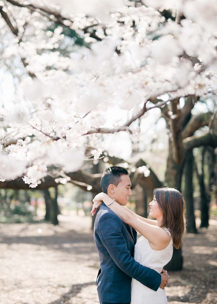 A Cherry Blossom Engagement Shoot In Japan - Modern Wedding