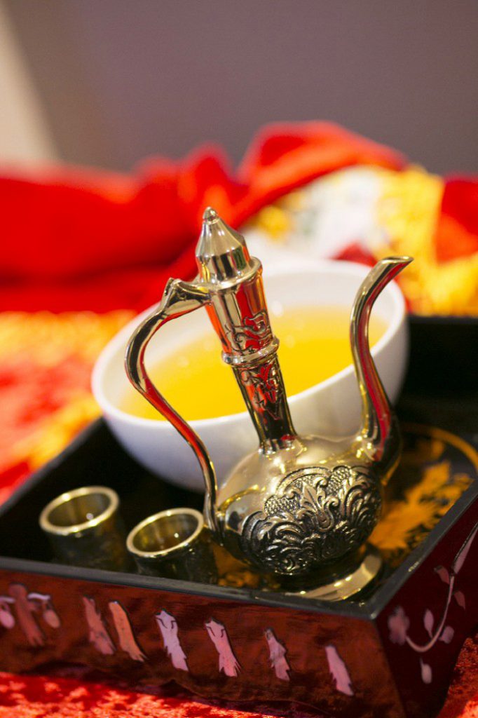 A sentimental and stylish celebration! - Modern Wedding