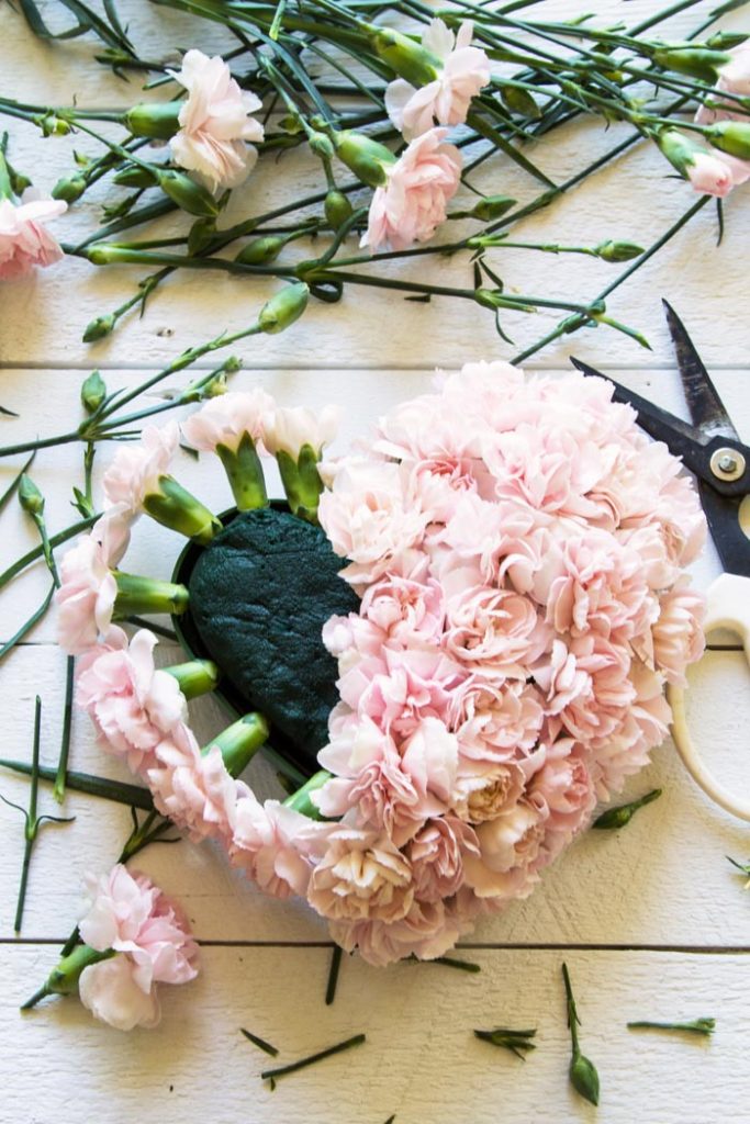 DIY Floral Heart Decor Instructions - Modern Wedding