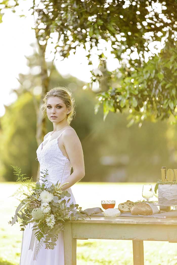 Romantic and Simple Country Wedding Inspiration - Modern Wedding