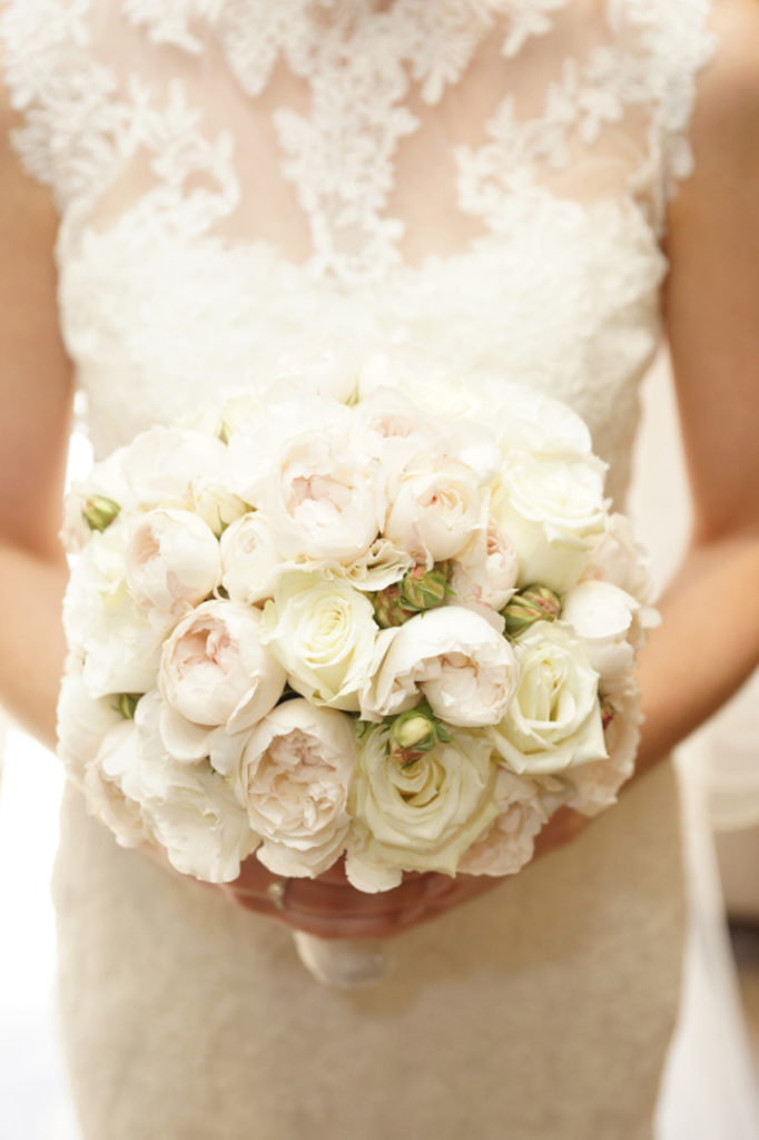 Bountiful Bridal Bouquets You Will Want To Copy - Modern Wedding