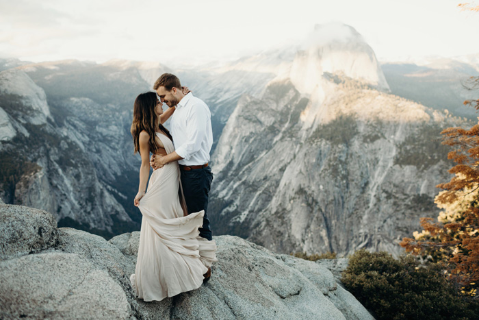 Engagement Photos You Will Want To Steal - Modern Wedding
