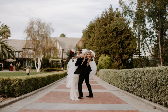 Wedding Photo Ideas For The Goofy Couple - Modern Wedding