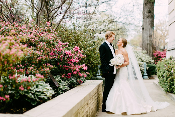 How To Choose Your Wedding Month - Modern Wedding