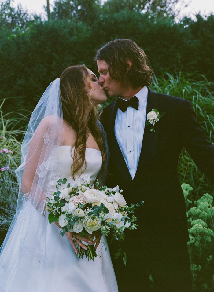 Elizabeth Gillies Wedding 60 Photos Vianawedding Elizabeth Gillies Wedding 60 Photos Vianawedding